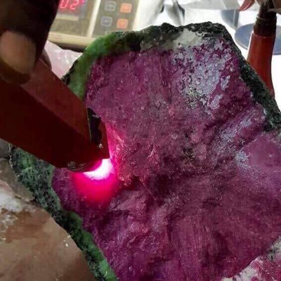 Ruby thô 02 - Đá Quý Việt Nam